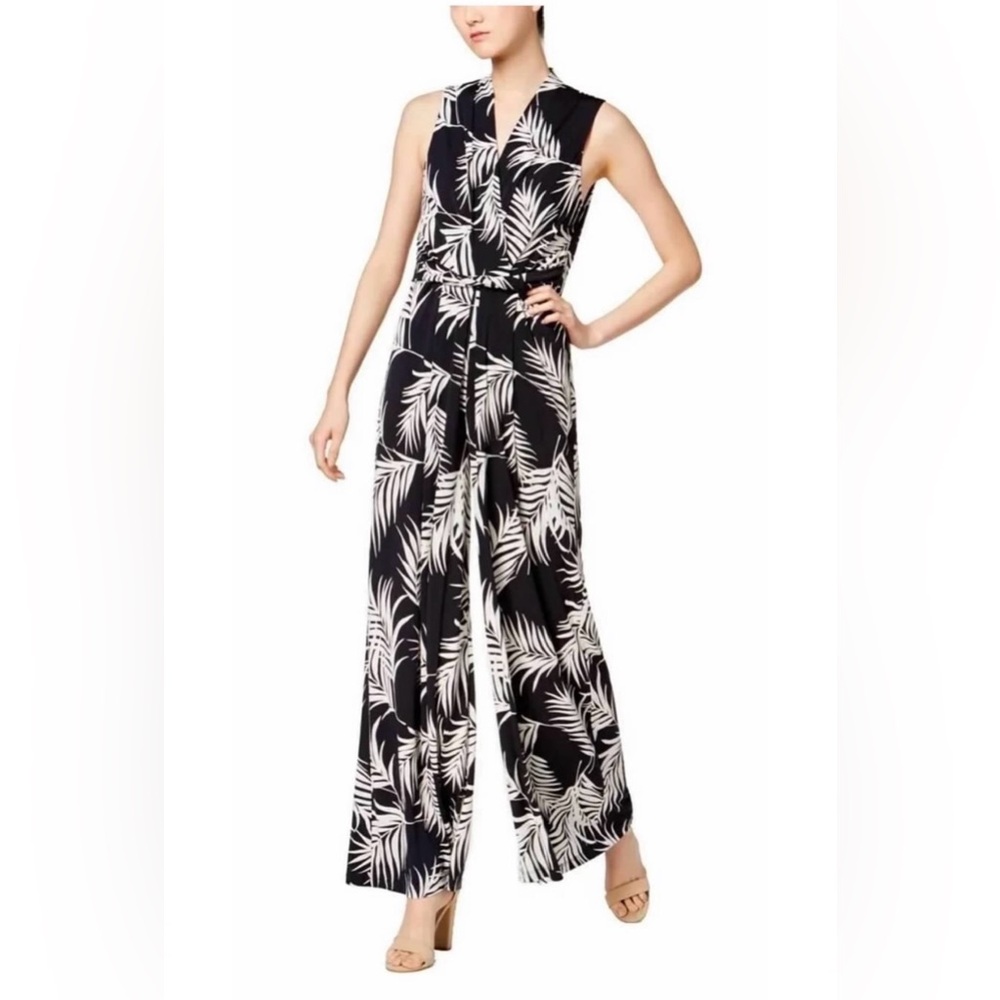 Jessica Howard Black And White Palm Print Jumpsuit - Gem